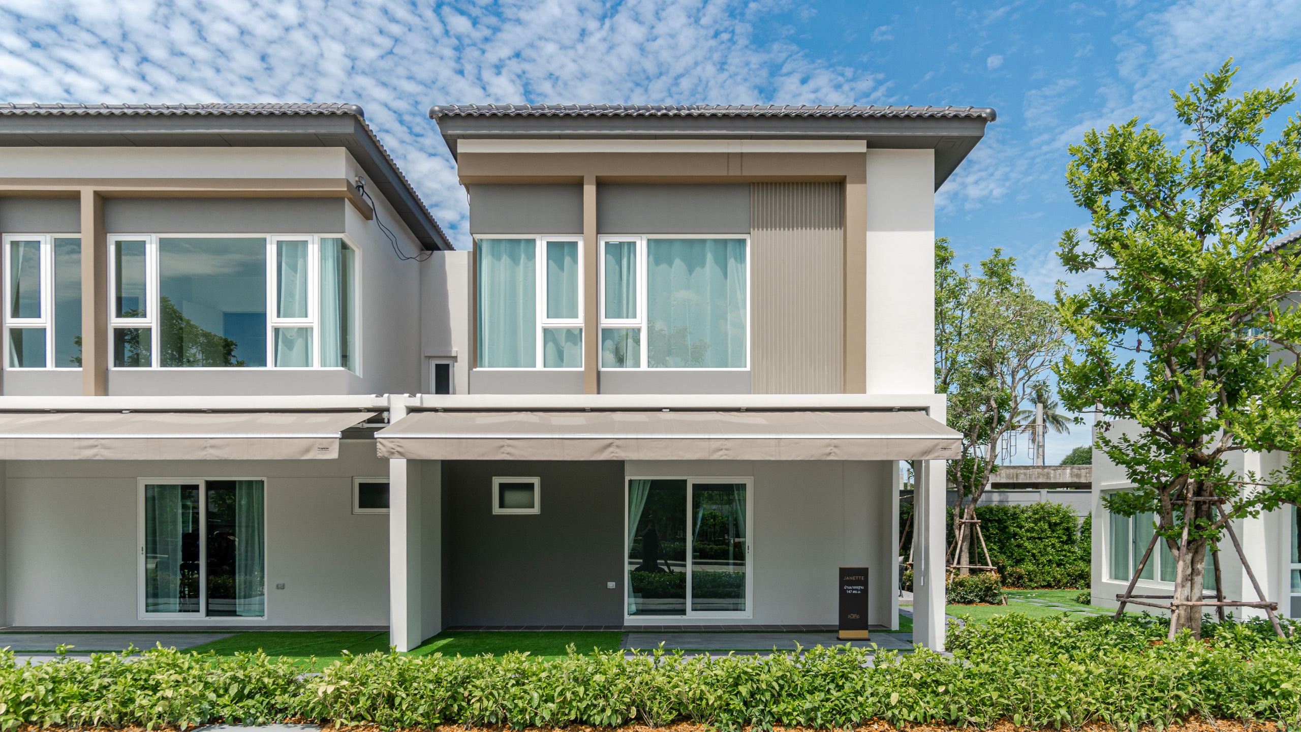 "IT S LUXE HOUR Get ready for our new luxury house project. Close to Si ...